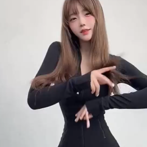 抖音283万粉女网红 19岁韩国留学生ciu7-91吃瓜网